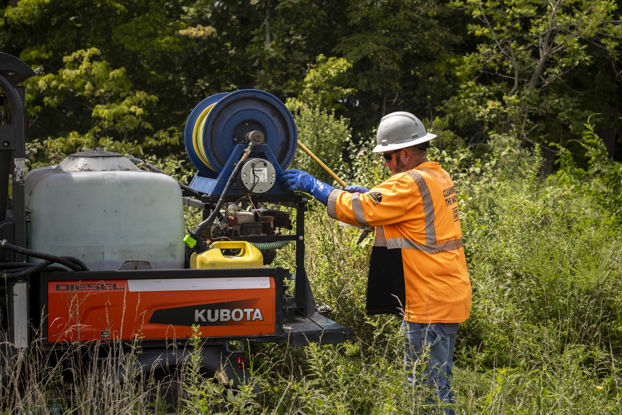 Utility and Power Grounds Maintenance Services | Lanracorp